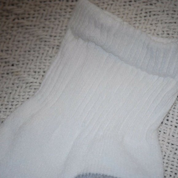 Accessories | Womens Ar 671 Apfu Pt Ankle Socks White | Poshmark